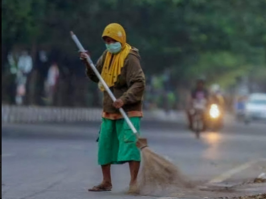 Kisah Pilu Tukang Sapu Jalan di Halmahera Selatan, 20 Tahun Mengabdi ...